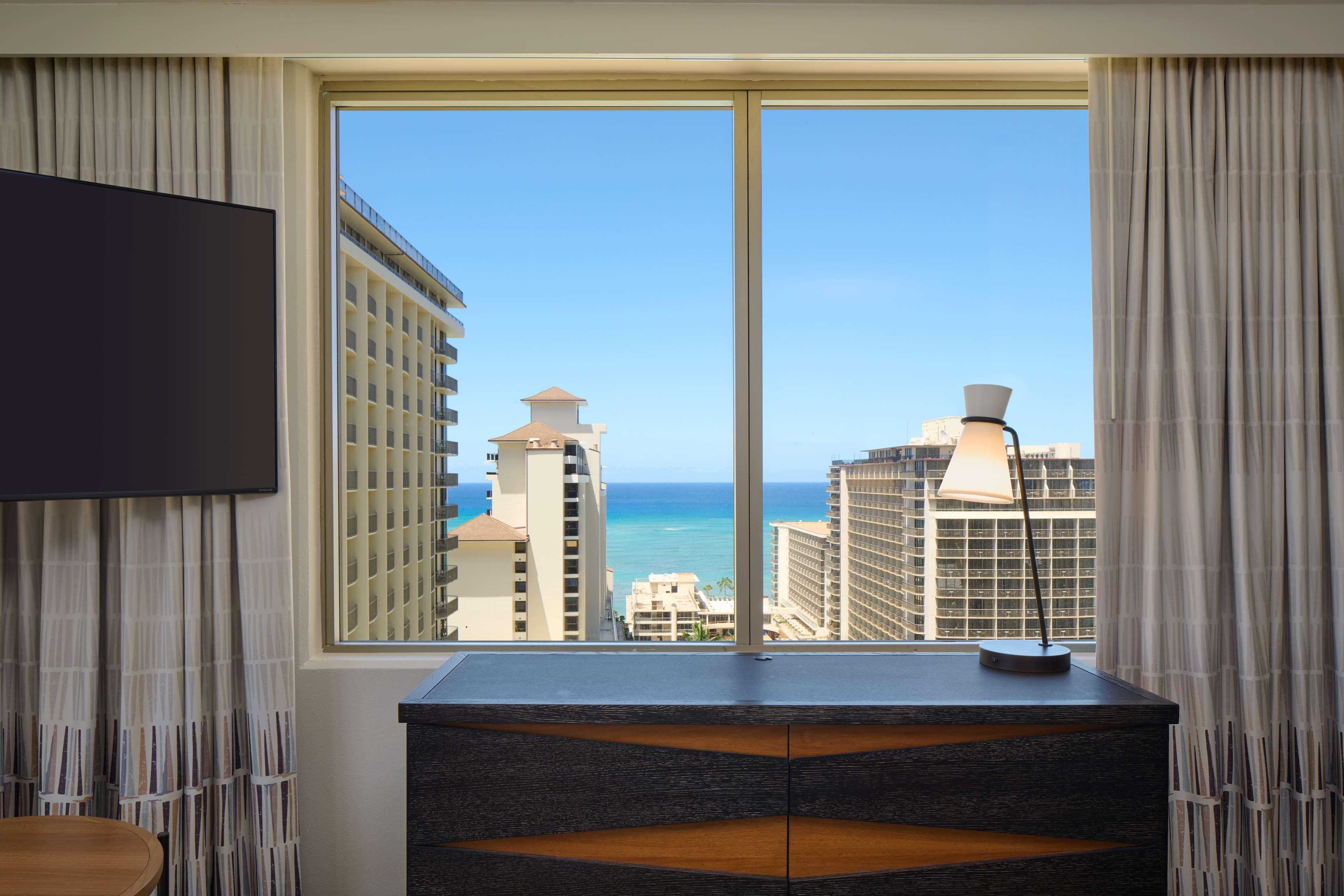 EMBASSY SUITES WAIKIKI BEACH WALK HONOLULU | 4-STAR ACCOMMODATION WITH ...
